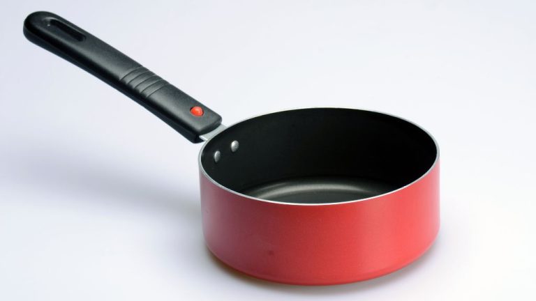 A Comprehensive Guide to Choosing the Right Types of Cooking Pots